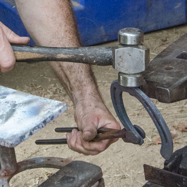 Farriers at Work: Lester Yoder October 2014