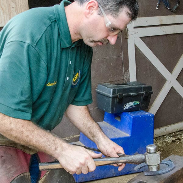 Farriers at Work: Lester Yoder October 2014