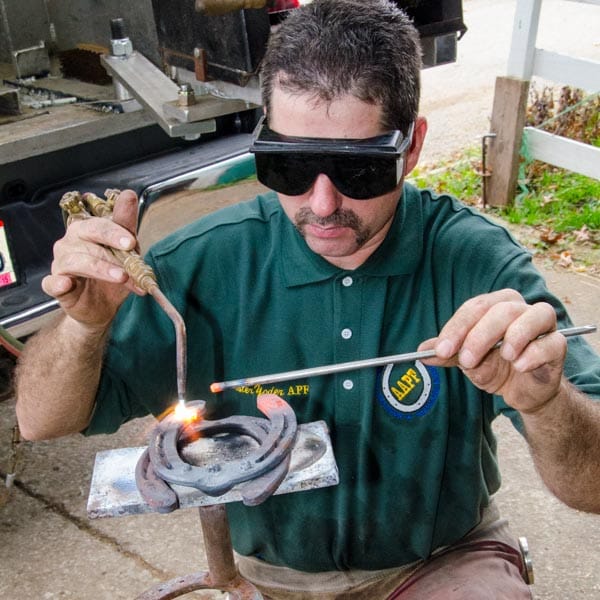Farriers at Work: Lester Yoder October 2014