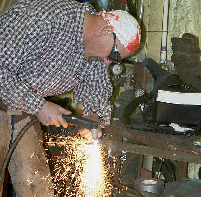 Shoeing for a Living: Shoeing Facility Built with Therapeutic Cases in Mind